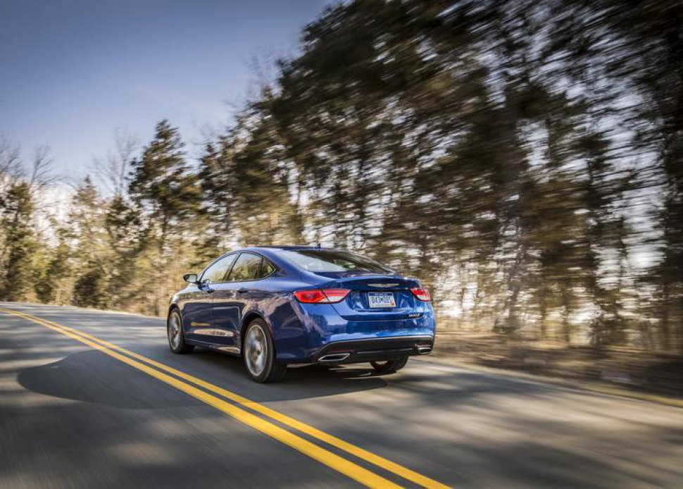 Chrysler 200 technical specifications and fuel economy